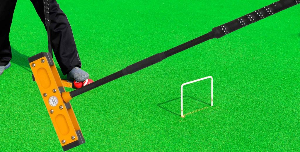 croquet-mallet-on-green-large - Transforma Mallets